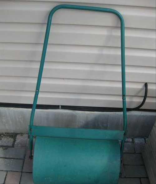 Продаю каток газонный