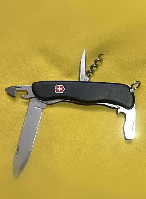 Victorinox Nomad