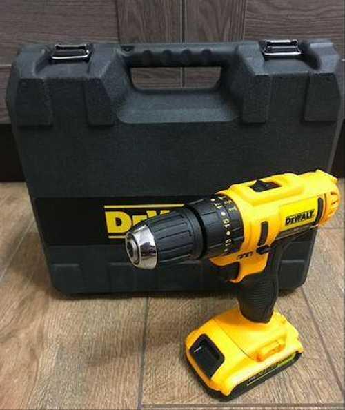 Шуруповерт DeWalt