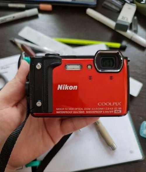 Nikon coolpix w300