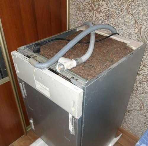 Посудомоечная машина Ariston LST 11477 на 45 см
