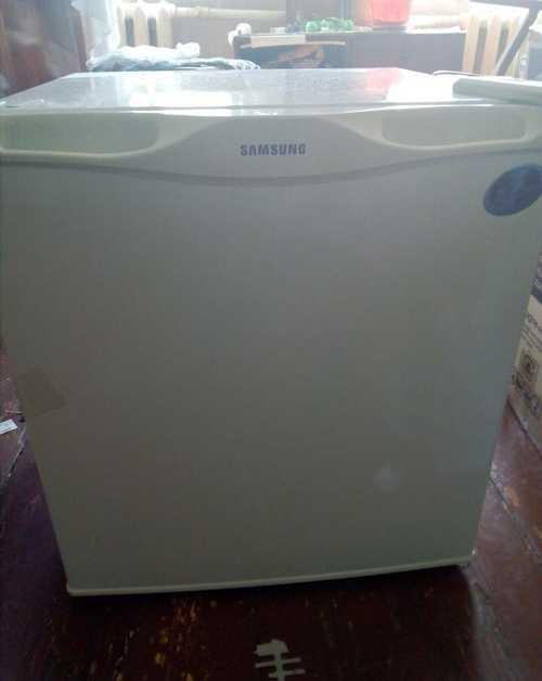 Продаётся холодильник samsung srg-058