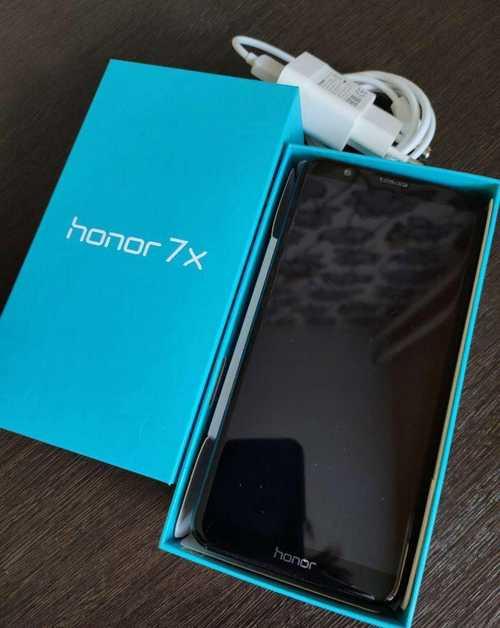 Телефон Honor 7X