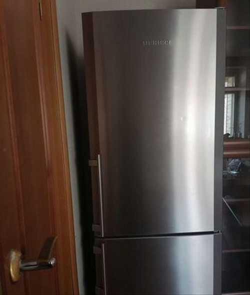 Холодильник Liebherr с морозильной камерой