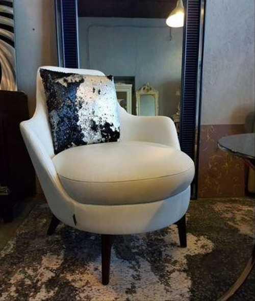 Кресло кожаное белое для отдыха