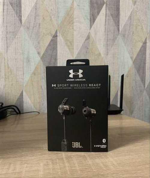 Наушники JBL Under Armour Sport Wireless React