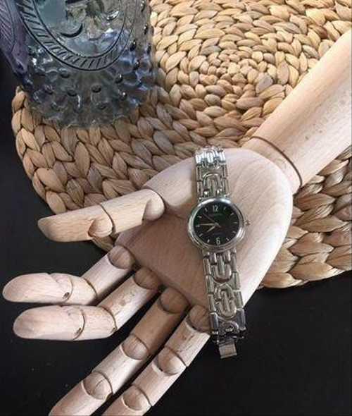 Винтажные стильные женские часы Geneva. USA