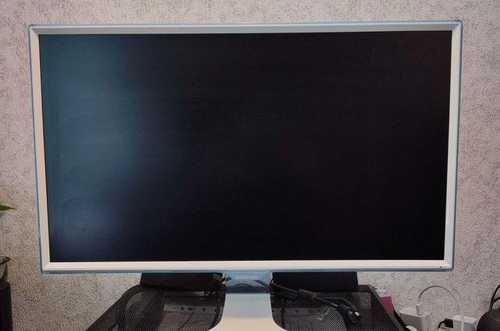 Монитор Samsung 24" LS24E391HLO/RU