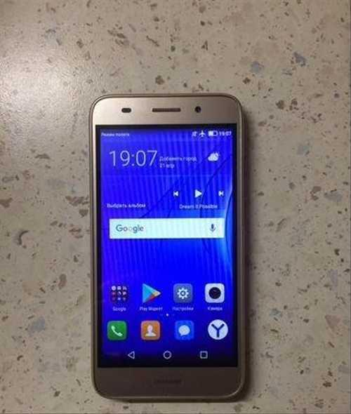 Телефон Huawei CRO-U00
