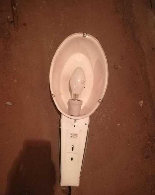 Продам светильник уличный