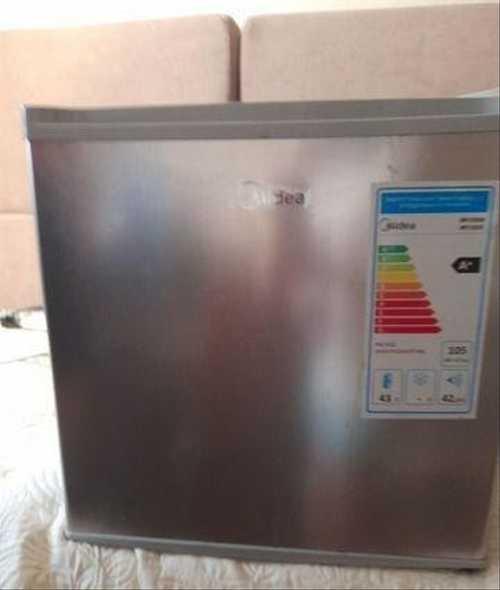 Холодильник однокамерный бу Midea MR1050S 45 л