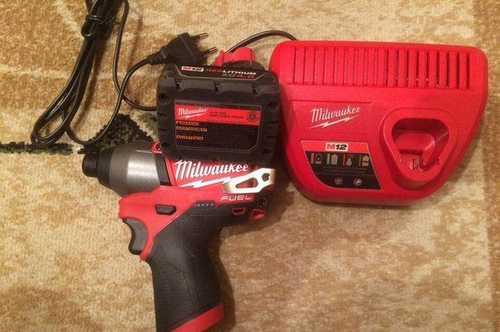 Импакт винтоверт Milwaukee 2453-20