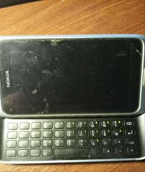 Nokia E7