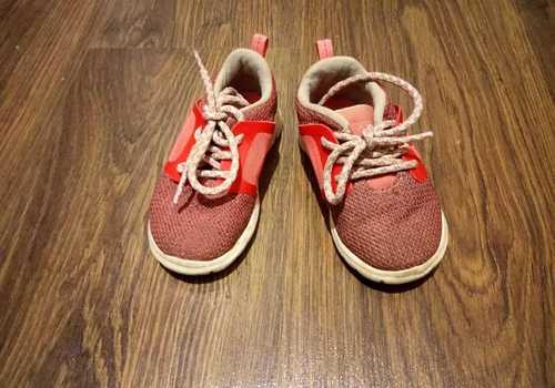 Фирменная обувь для малыша