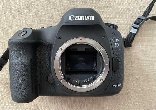 Зеркальный фотоаппарат Canon EOS 5D mark 3