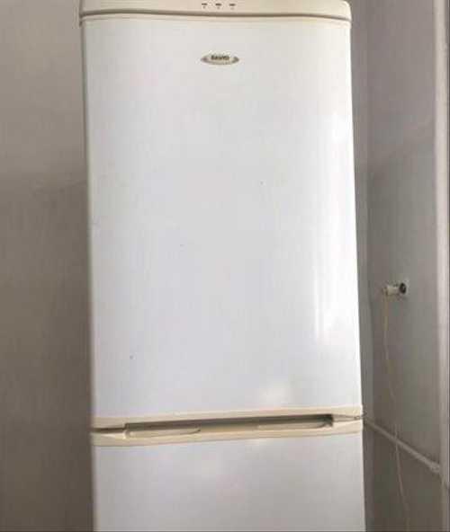 Холодильник двухкамерный Sanyo