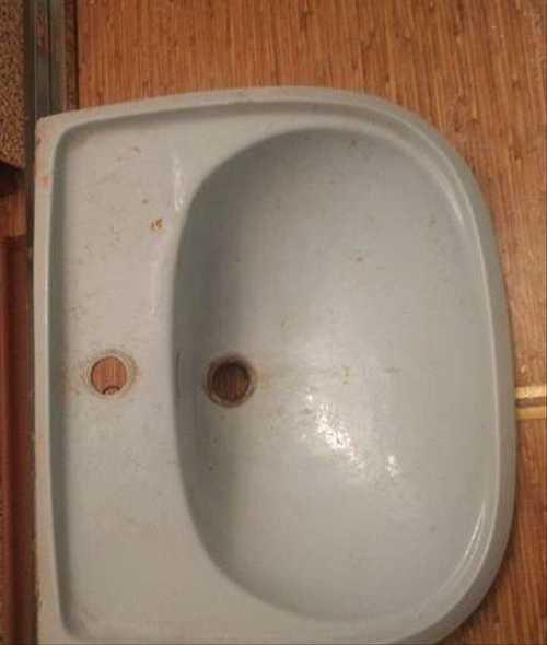 Раковина с ножкой