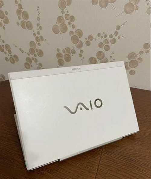 Яркий Ультрабук Sony Vaio SVS13 Core i3/8/SSD/1gb