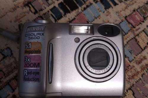 Компактный фотоаппарат Nikon