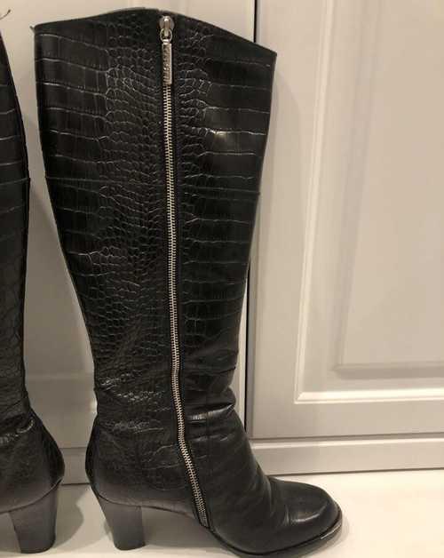 Продам зимние сапоги женские