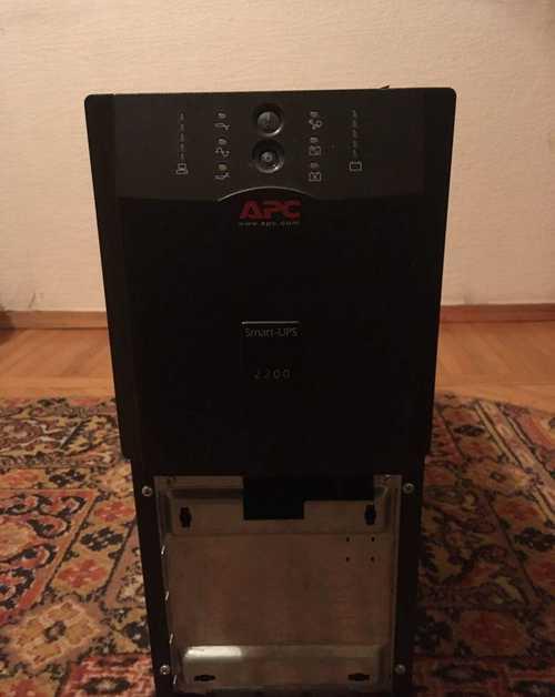 Бесперебойник APC Smart-UPS 2200