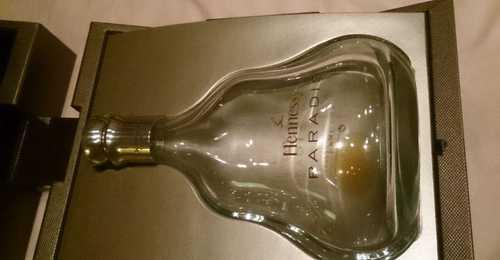 Коробка и бутылка Hennessy Paradis Rare Cognac