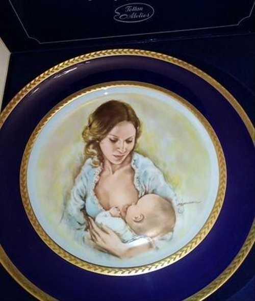 Тарелка настенная Материнство Мать и дитя