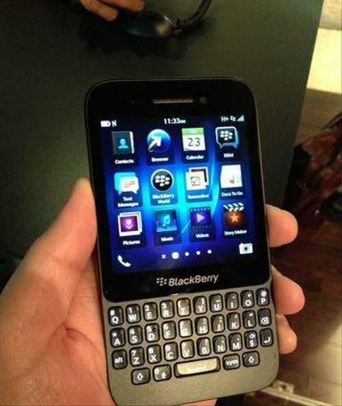 Телефон Blackberry q5