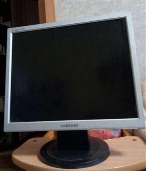 Монитор Samsung 720n
