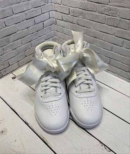 Кроссовки reebok Freestyle HI Satin Bow CN2024