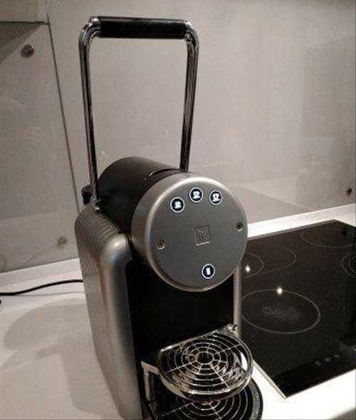 Кофемашина Nespresso Professional Zenius