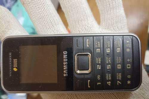 Телефон Samsung GT-E1182