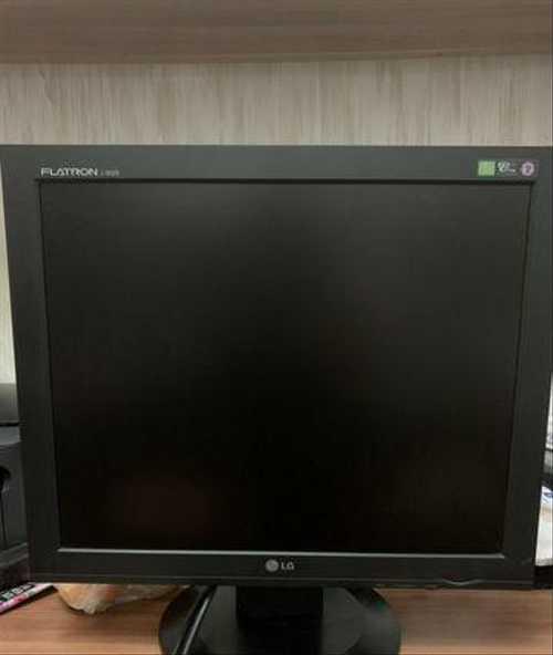 Монитор LG Flatron L1932S 19”