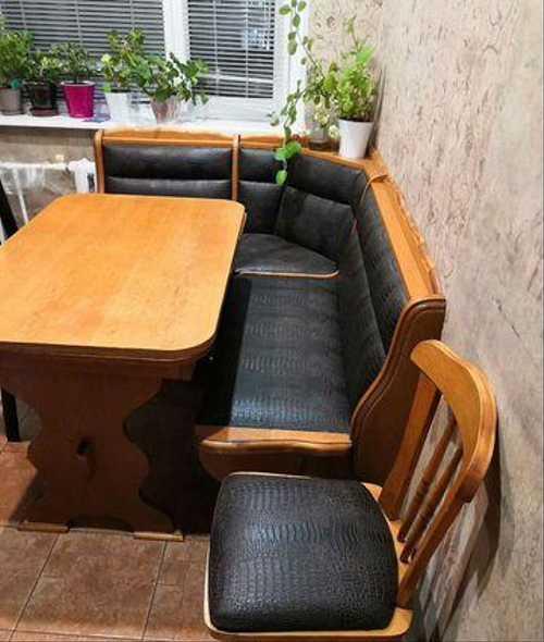 Кухонный уголок со столом бу