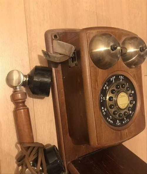 Настенный ретро телефон