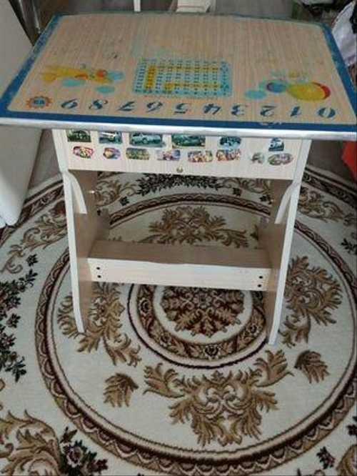Продам письменный столик детский