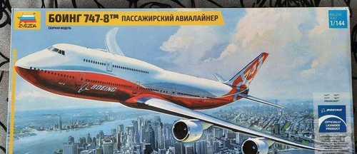 Сборная модель самолета Боинг 747-8