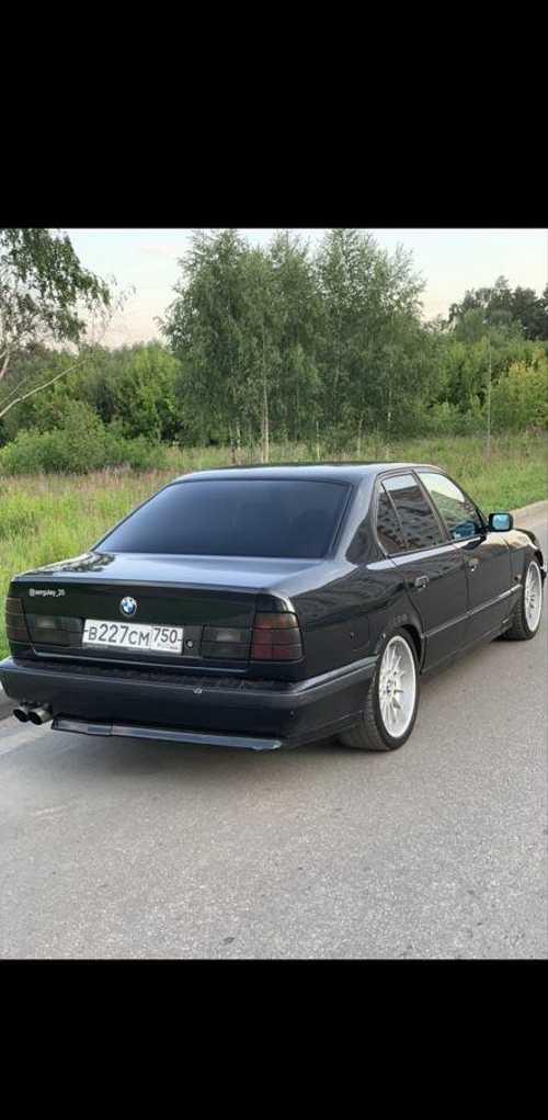 Hella black bmw e34 m5