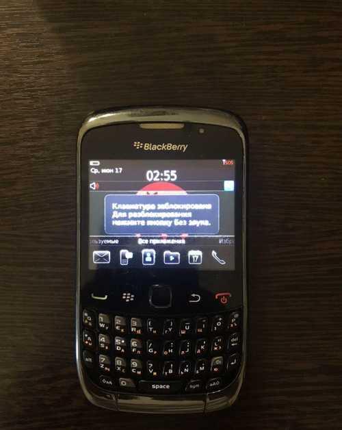 Телефон BlackBerry 9300