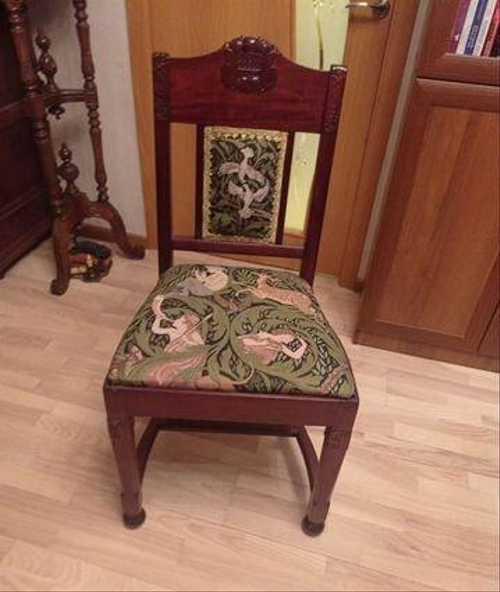 Старинный стул-трон