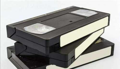 Большой пакет видеокассет с фильмами