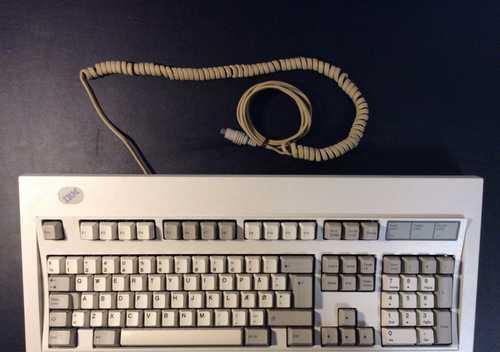 IBM model M механическая клавиатура 1995 год