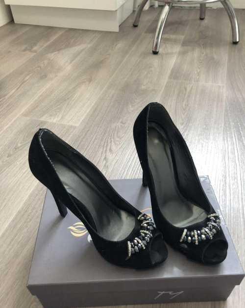 Туфли бархатные нарядные