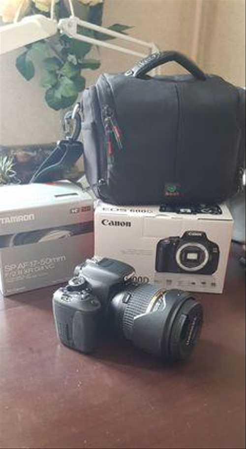 Canon EOS 600D (без объектива) + зарядное устройст