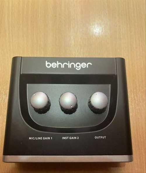 Звуковая карта behringer um2