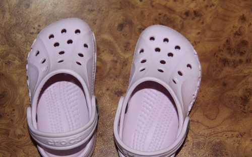 Сланцы для девочки Crocs
