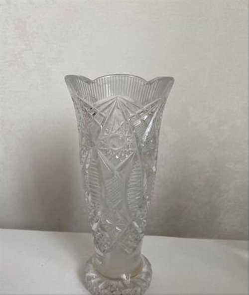 Хрустальная ваза