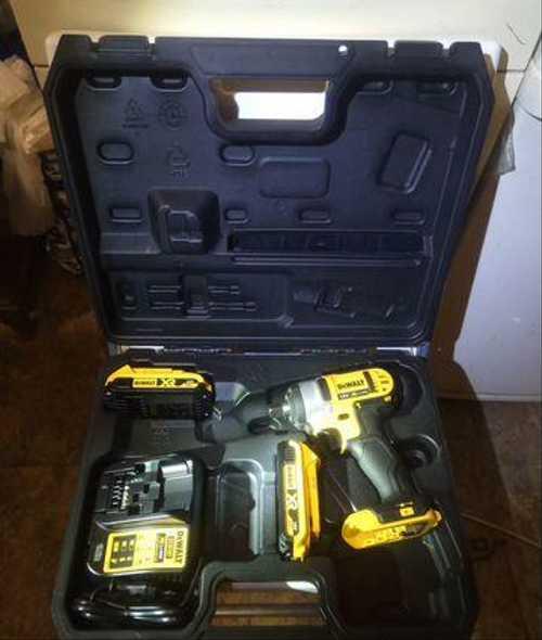 Набор Гайковерт DeWalt 205 Нм DCF880 S2 C2 D2 P2