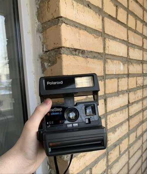 Плёночный фотоаппарат Polaroid One Step closeup