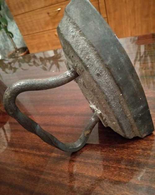Утюг чугунный